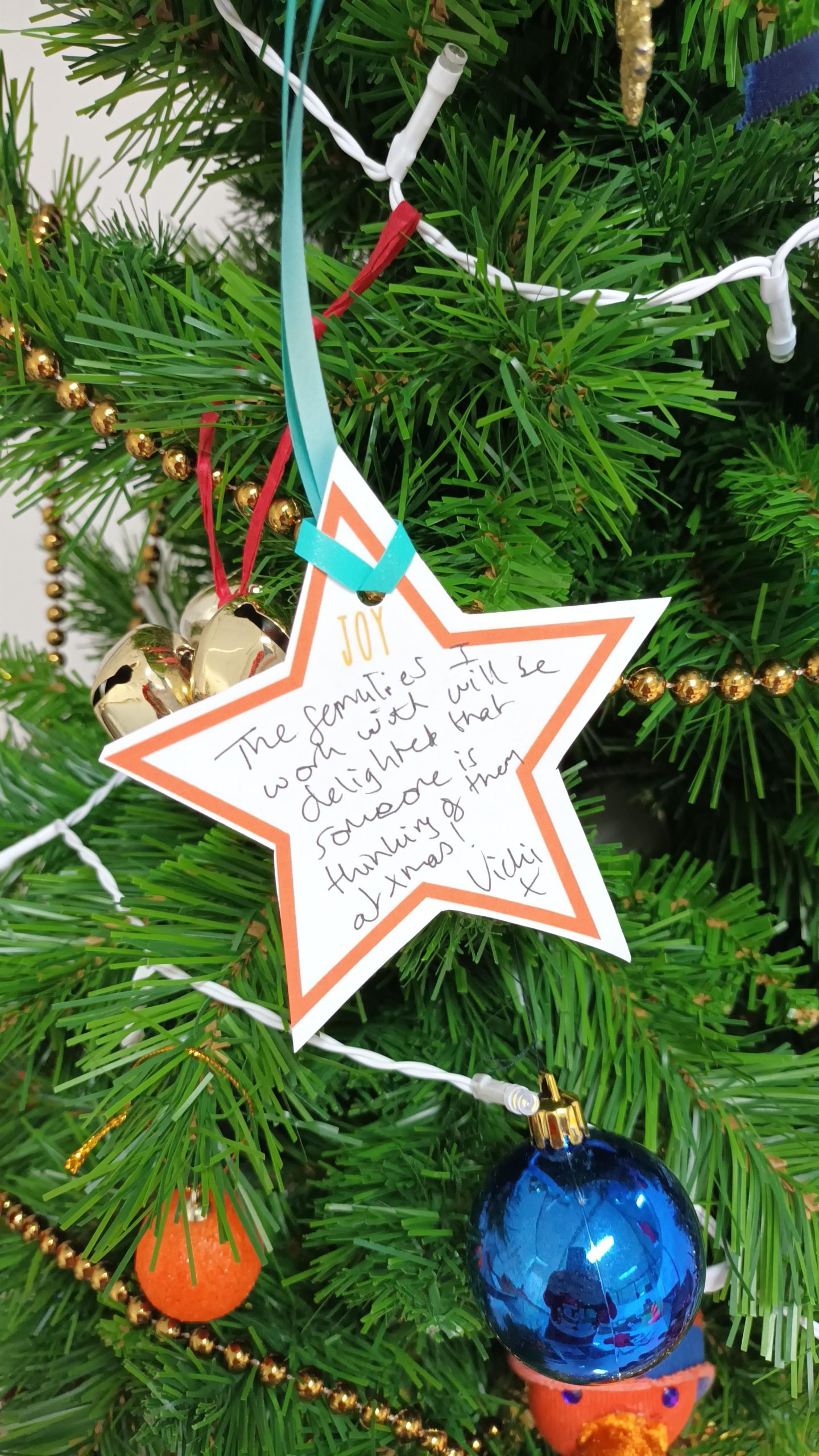 Santa Stork 2022 - spreading kindness across Surrey - Stripey Stork